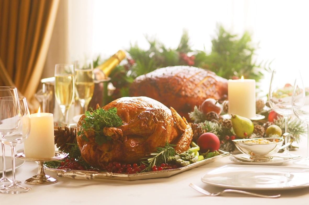 Best Places For Dine-In Or Takeaways With The Family This Festive ...