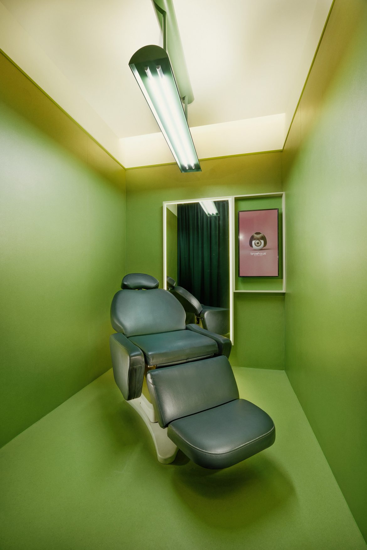 Strip & Browhaus: ION Orchard Re-Open With Two Lips Experience Store ...